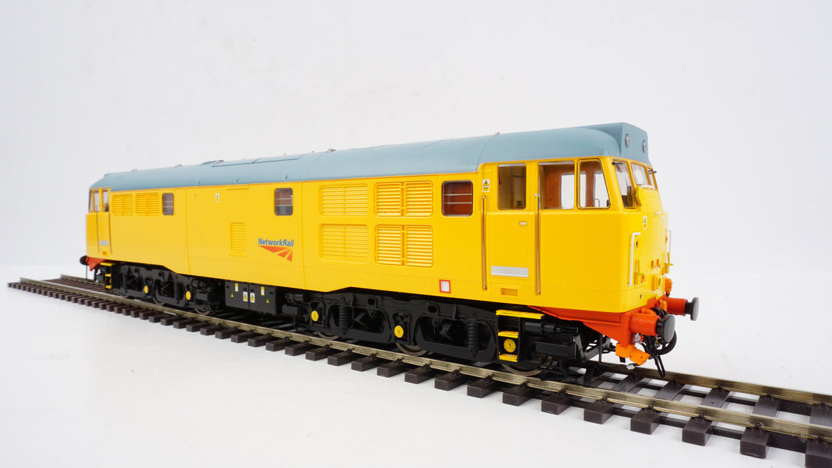 Class 31 - Network Rail yellow - version 3 – Heljan